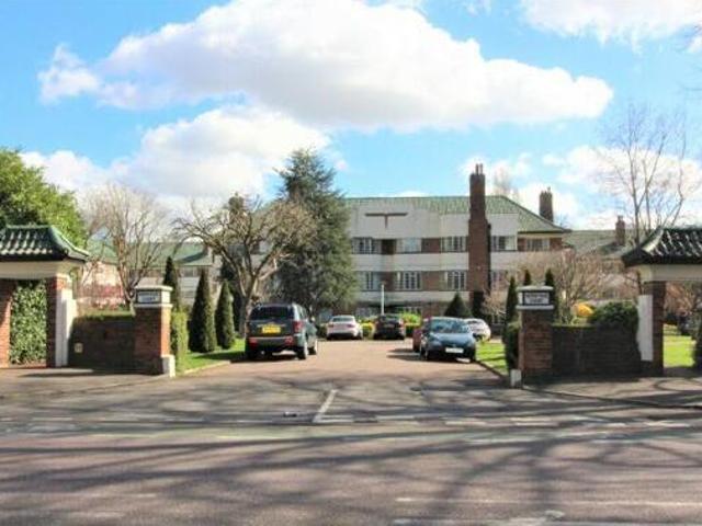 2 Bedroom Ground Floor Flat For Rent In London
