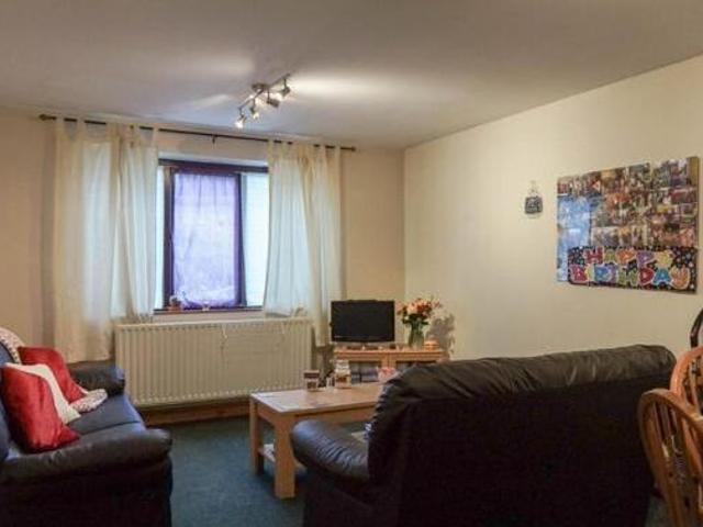 2 Bedroom Ground Floor Flat For Rent In Leeds, West Yorkshire