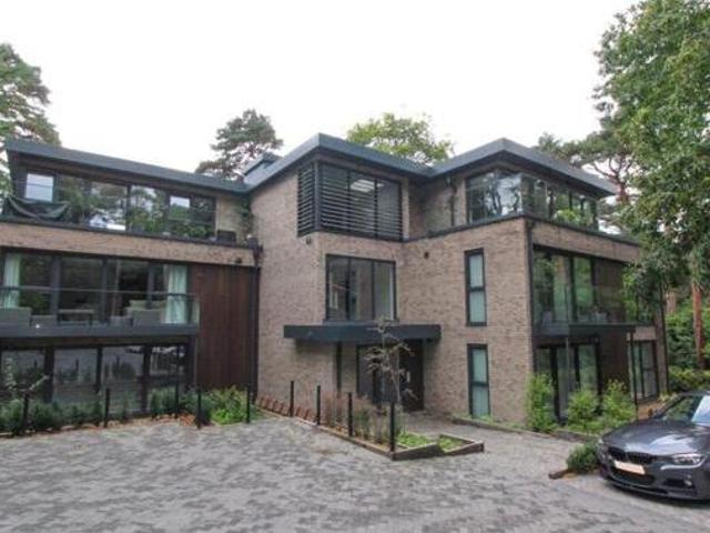 2 Bedroom Ground Floor Flat For Rent In Lindsay Road