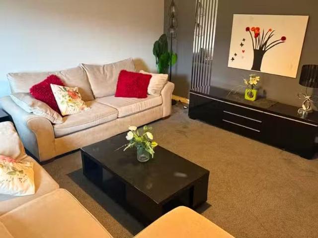 2 bedroom ground floor flat for rent in Links View, Linksfield.
