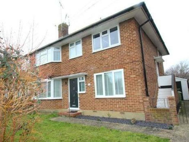 2 bedroom ground floor flat for rent in Manning Road Wick BN17