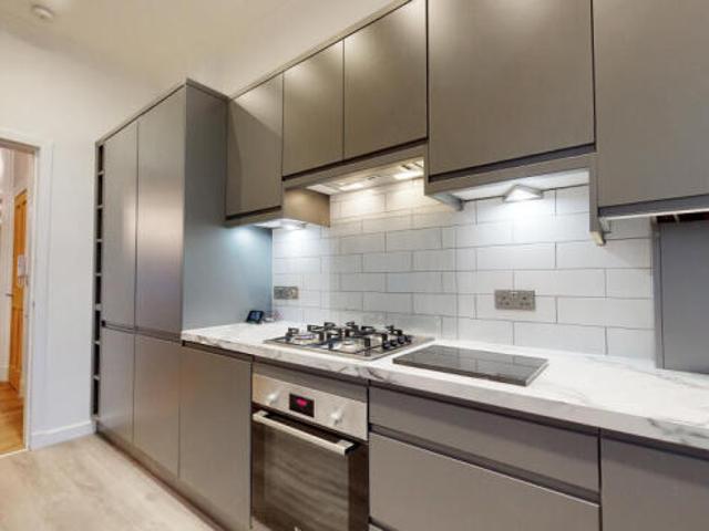 2 bedroom ground floor flat for rent in Meadowpark Street, G31 2SZ, G31