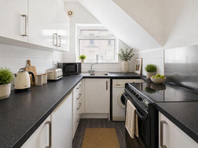 2 bedroom ground floor flat for rent in North Road West, Stonehouse, PL1