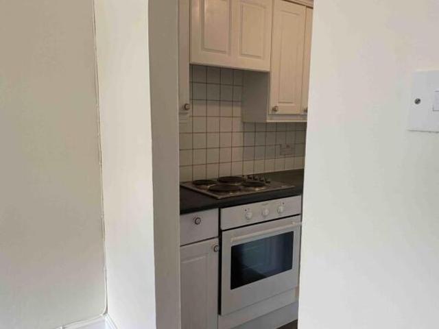 2 bedroom ground floor flat for rent in NORTH WATFORD, Gladesmere Court, WD24
