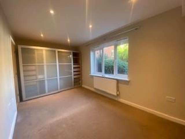 2 bedroom ground floor flat for rent in New Barns Avenue, Manchester, M21