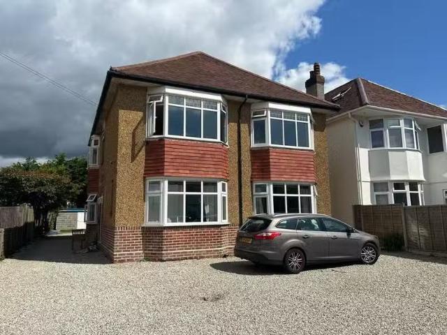 2 bedroom ground floor flat for rent in Newstead Road, Southbo.
