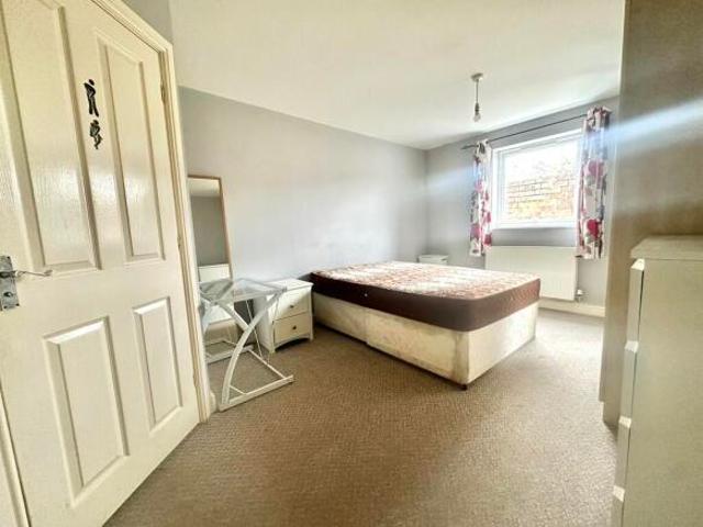 2 bedroom ground floor flat for rent in Siddeley Avenue, Coventry, CV3