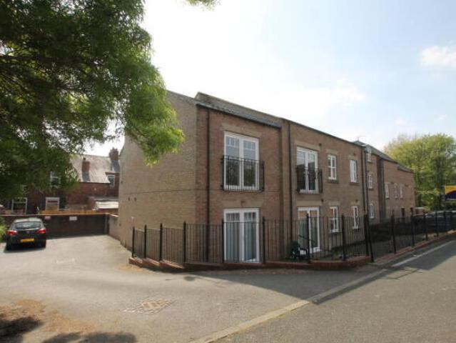 2 bedroom ground floor flat for rent in Stephenson Court, York, YO26