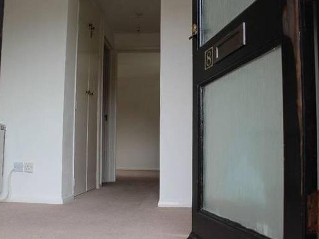 2 bedroom ground floor flat for rent in Stonegate WayHeathfieldTN21