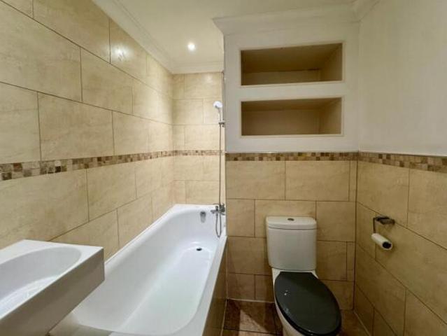 2 bedroom ground floor flat for rent in Poulters Lane, Worthing, BN14