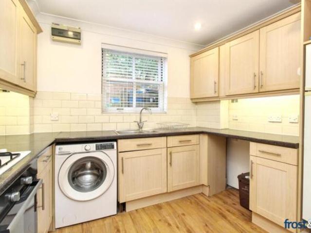 2 bedroom ground floor flat for rent in Parr Street, Ashley Cross, BH14