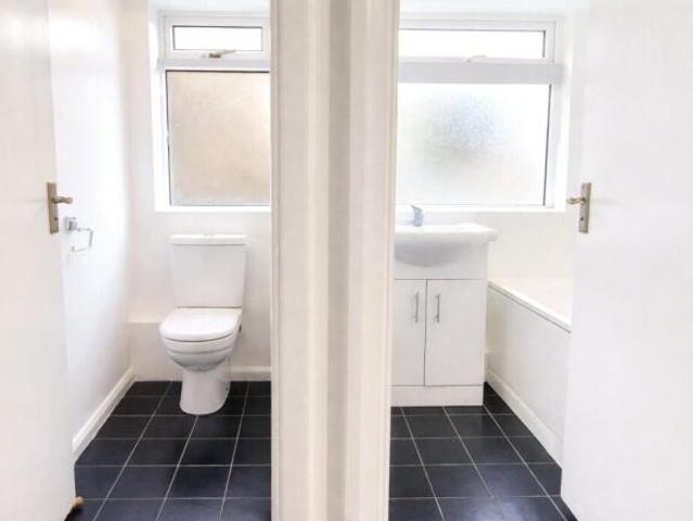 2 bedroom ground floor flat for rent in Queen Elizabeth Court, Park Road, High Barnet, EN5