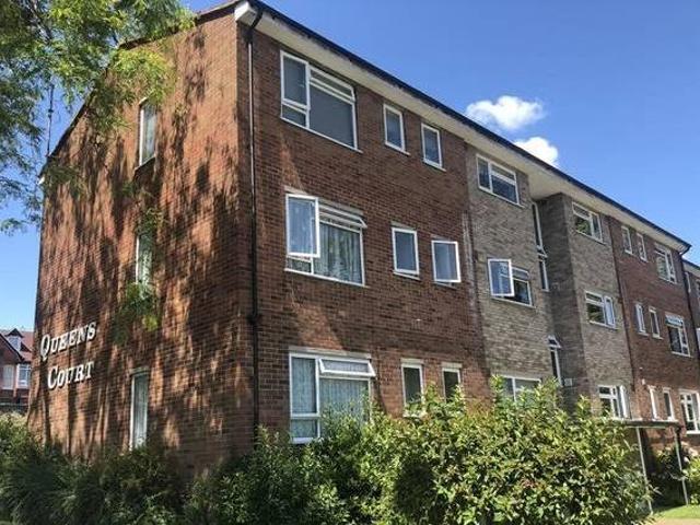 2 bedroom ground floor flat for rent in Queens Court Lower Queens Road TN24