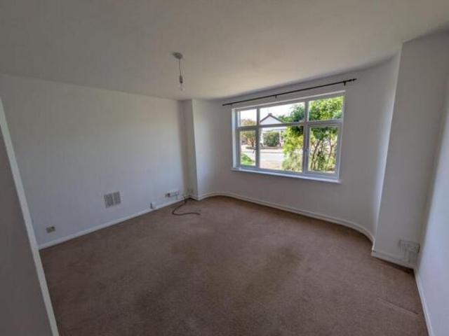 2 bedroom ground floor flat for rent in Redbourne Drive, Nottingham, NG8