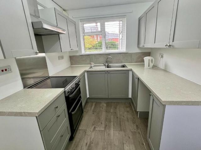 2 bedroom ground floor flat for rent in Richmond Park Road, Bournemouth, BH8