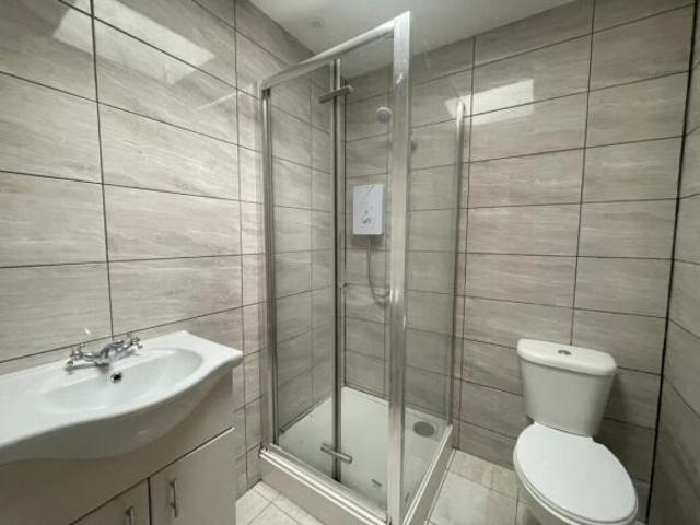 2 bedroom ground floor flat for rent in Richmond Road, Cathays, CF24