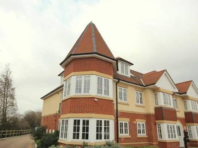 2 bedroom ground floor flat for rent in Waterlooville Hambledon Road UNFURNISHED PO7