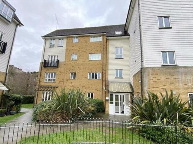 2 Bedroom Ground Floor Flat For Rent In Waterside