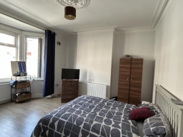 2 bedroom ground floor flat for rent in Warton Terrace, Heaton, Newcastle Upon Tyne, NE6