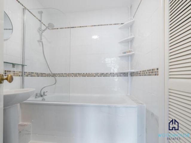 2 bedroom ground floor flat for rent in Westbury Road, North Finchley, Barnet, London, N12