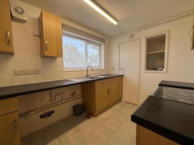 2 bedroom ground floor flat for rent in Whipton Barton Road, Whipton, EX1