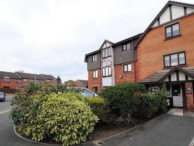 2 bedroom ground floor flat for rent in Windsor Court PoultonLeFylde Lancashire FY6