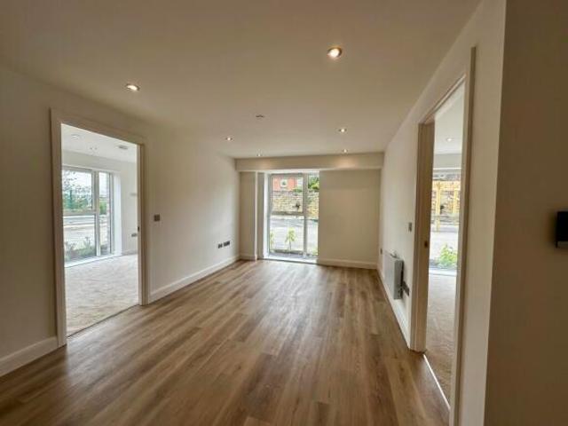 2 bedroom ground floor flat for rent in The Mount, Richmond Hill Approach, Leeds, LS9