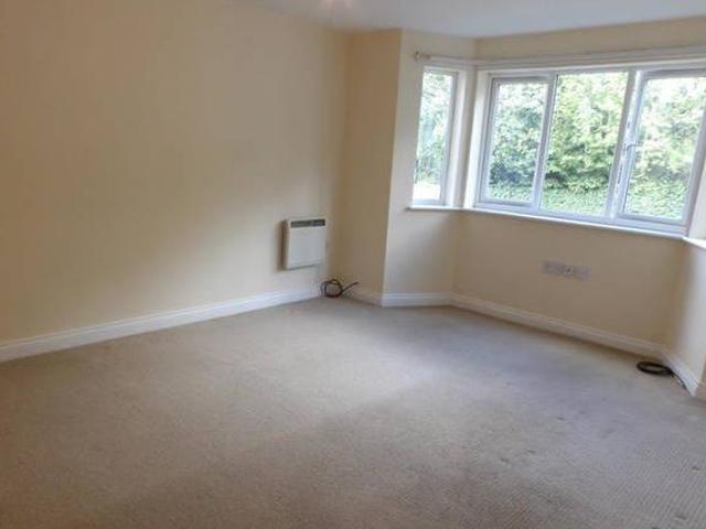 2 bedroom ground floor flat for rent in The Landmark Radcliffe M26