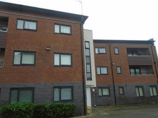 2 bedroom ground floor flat for rent in Thornton Road, Bootle, Merseyside, L20