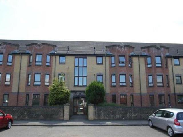 2 Bedroom Ground Floor Flat For Rent In Titwood Road