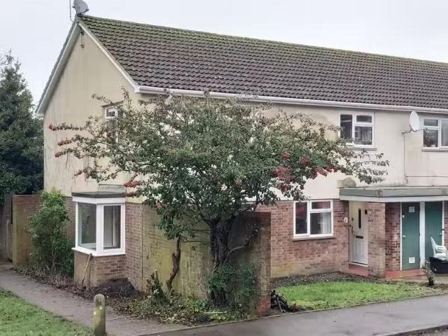 2 bedroom ground floor flat for rent in Tynings Lane, Bratton.