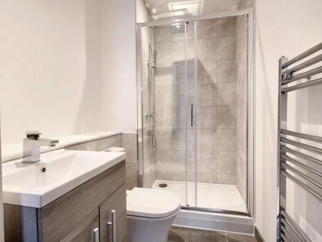 2 bedroom ground floor flat for rent in Victoria Road, Pyramid House, TN23