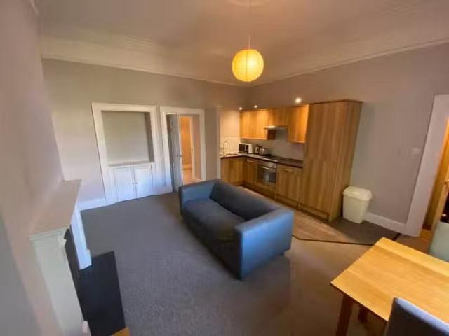 2 bedroom ground floor flat for rent in York Place, Bristol, BS8