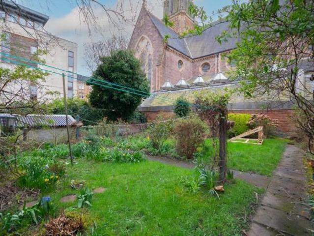2 bedroom ground floor flat for sale in 0/2 27 Holyrood Crescent, Glasgow, G20