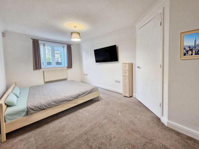 2 bedroom ground floor flat for sale in 115 Vesper Road, Kirkstall, LS5