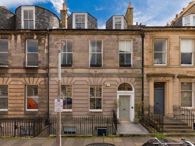 2 bedroom ground floor flat for sale in 27/1 Albany Street, New Town, Edinburgh, EH1 3QN, EH1