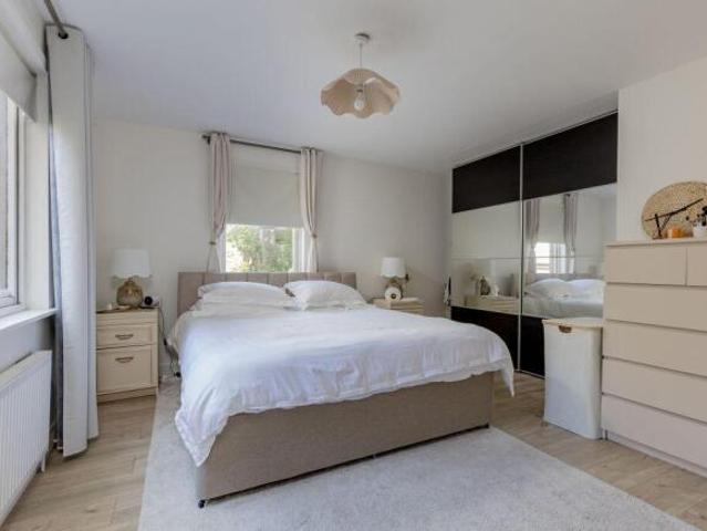 2 bedroom ground floor flat for sale in 29/1 Sunbury Place, Belford, Edinburgh, EH4 3BY, EH4