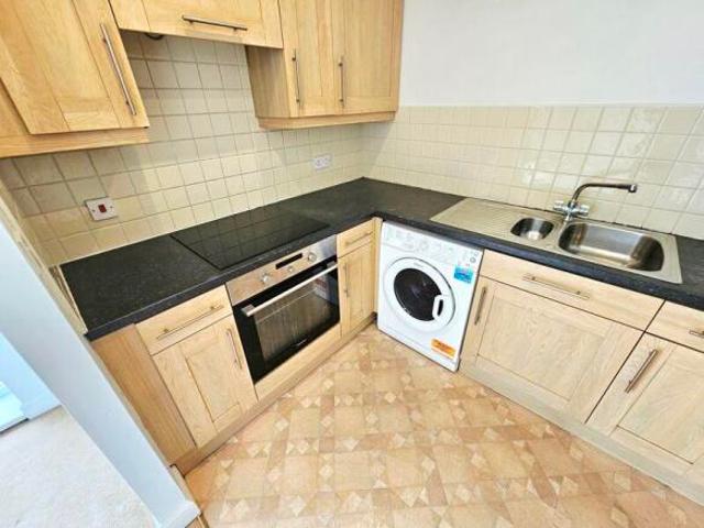 2 bedroom ground floor flat for sale in 565 Chester Road, Sutton Coldfield, B73 5HU, B73