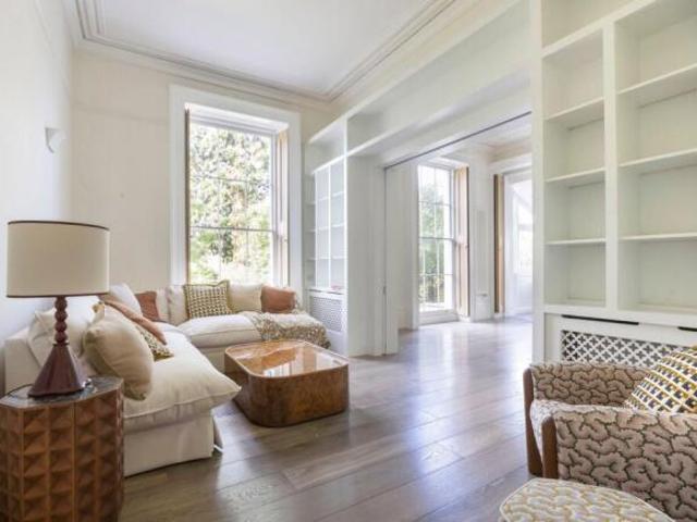 2 bedroom ground floor flat for sale in 85 The Park, Cheltenham, GL50