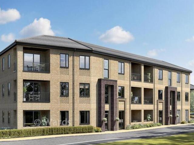 2 bedroom ground floor flat for sale in Cambridge Crescent, Maidstone, Kent, ME15