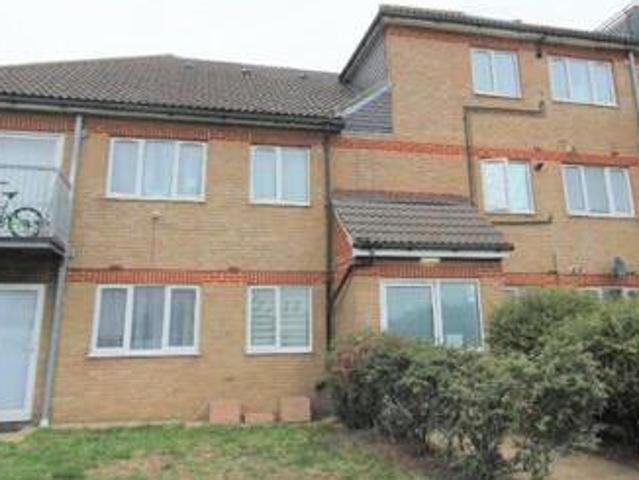 2 Bedroom Ground Floor Flat For Sale In Castle Road