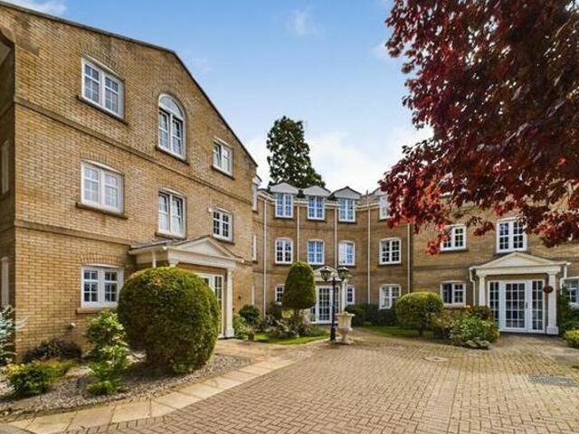 2 Bedroom Ground Floor Flat For Sale In Chestnut Grove