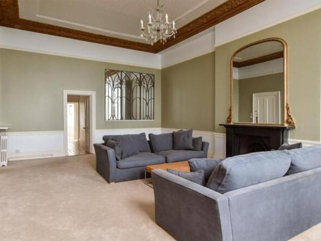 2 bedroom ground floor flat for sale in Chichester Terrace, Brighton, East Sussex, BN2