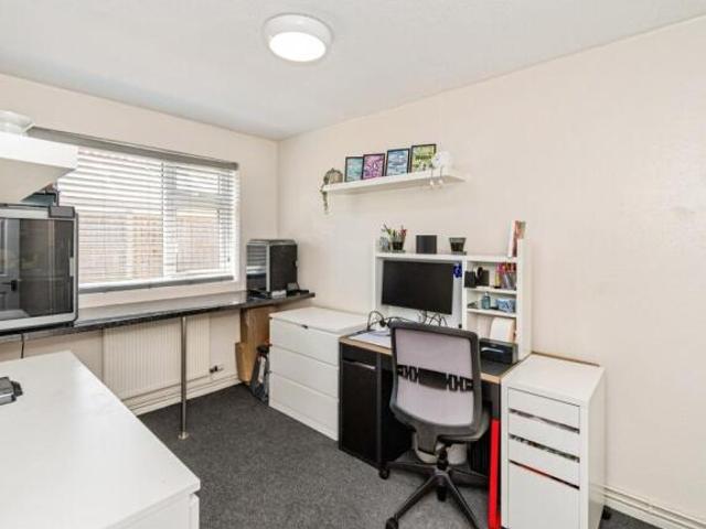 2 bedroom ground floor flat for sale in Clarendon Road, SOUTHAMPTON, SO16