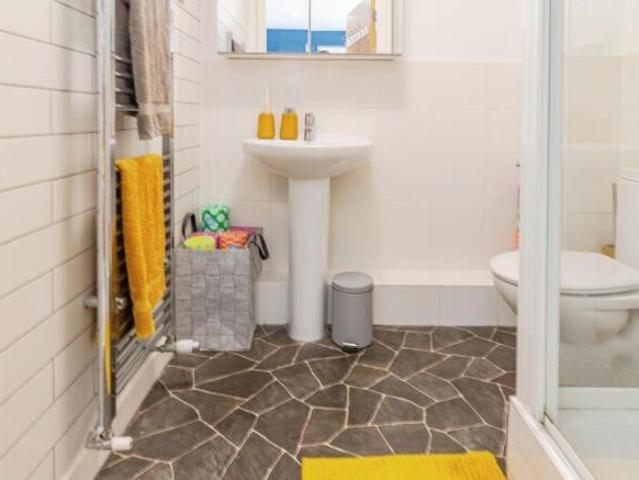 2 bedroom ground floor flat for sale in Addenbrookes Road, Newport Pagnell, MK16