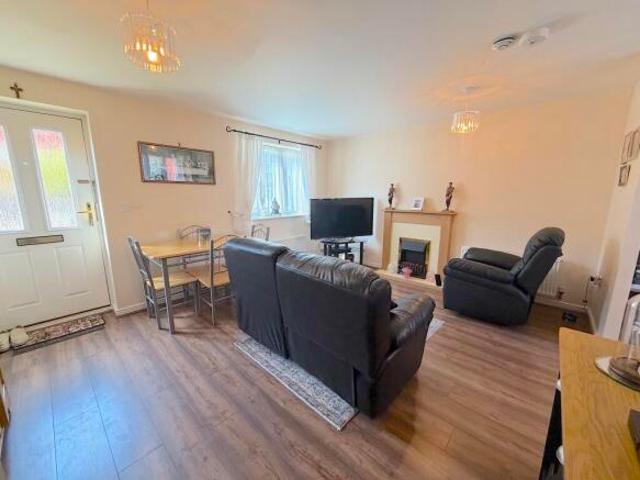 2 bedroom ground floor flat for sale in Ardgowan Grove, Wolverhampton, WV4