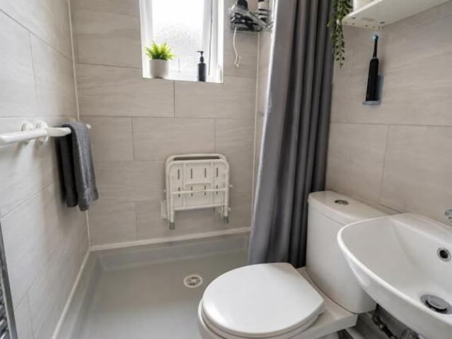 2 bedroom ground floor flat for sale in Burgess Road, Southampton, SO16