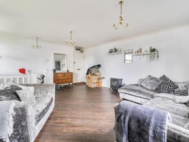 2 bedroom ground floor flat for sale in Gladstone Road, Orpington, Kent, BR6