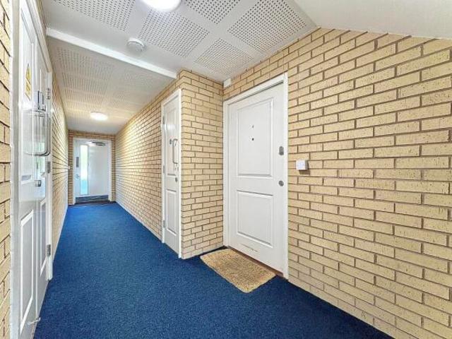 2 bedroom ground floor flat for sale in Greenock Crescent, Wolverhampton, WV4 6BJ, WV4