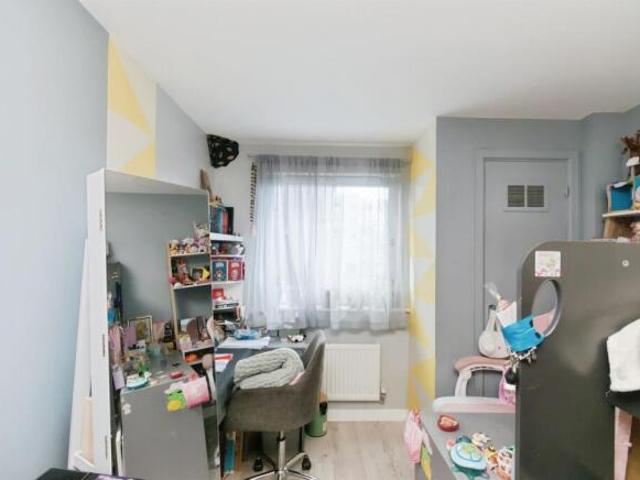 2 bedroom ground floor flat for sale in Groombridge Avenue, Eastbourne, BN22